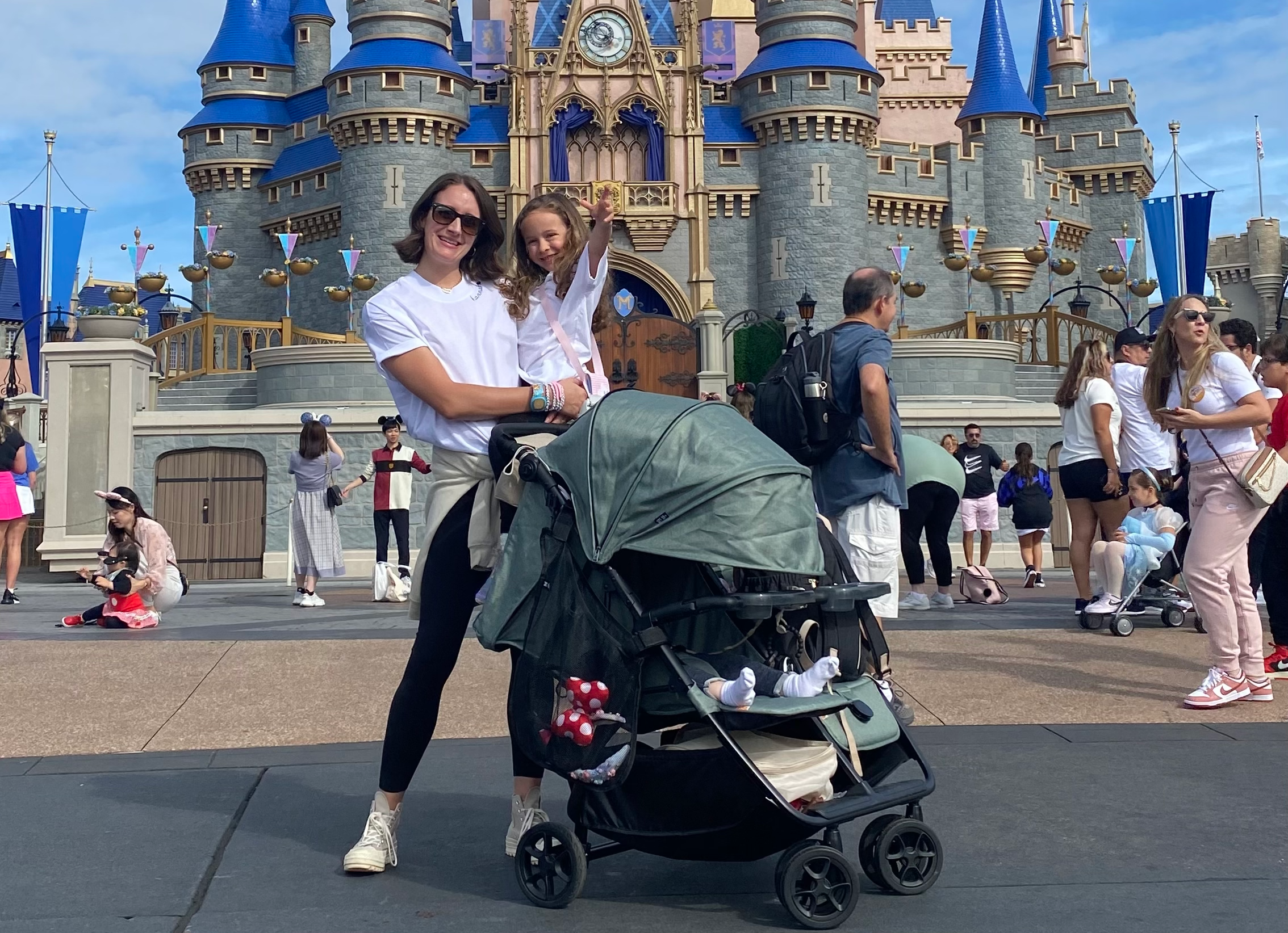 Family Vacation on a Budget: 10 Ways to Save Money at Disney – Zoe